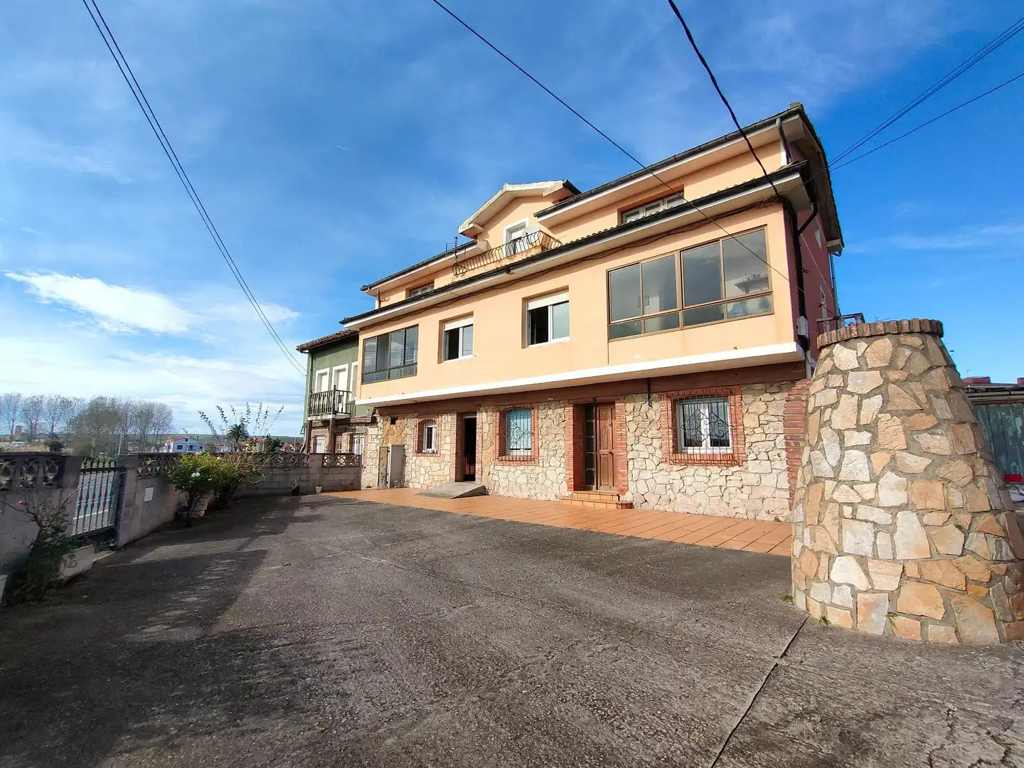 29 Viviendas y casas en venta en Soto de la Marina, Santa Cruz de ...