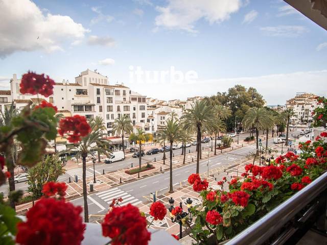 Piso de alquiler en Av José Banús, Puerto Banús, Marbella | fotocasa