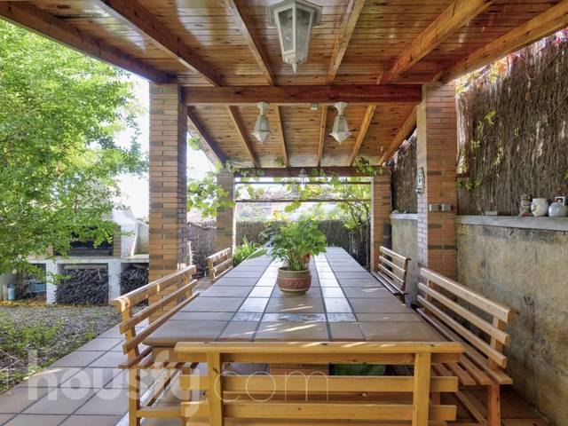 Casa o chalet en venta en Carrer de Núria, ., Castellnou - Can Mir ...