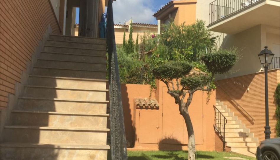 Casa adosada en venta en Avenida de la Estacion, 27, Las Atalayas ...